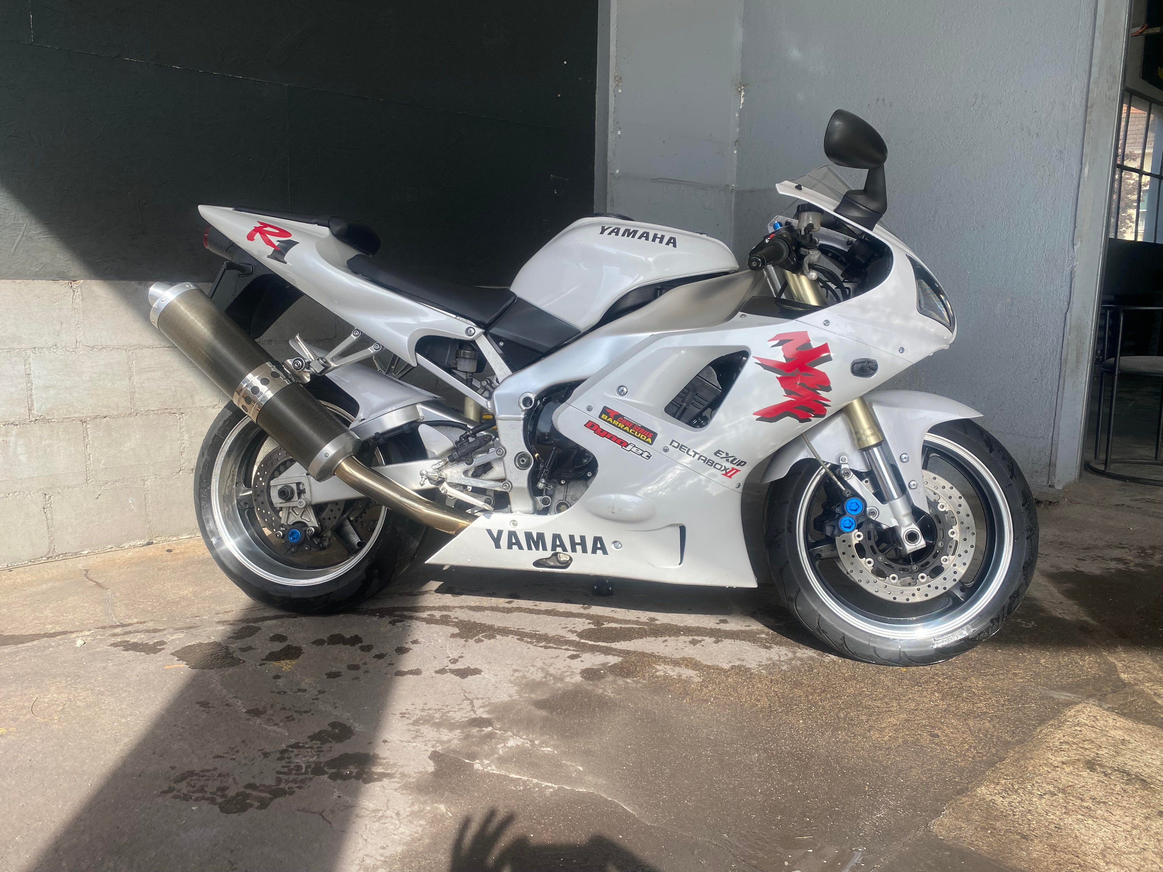 Yamaha YZF-R1